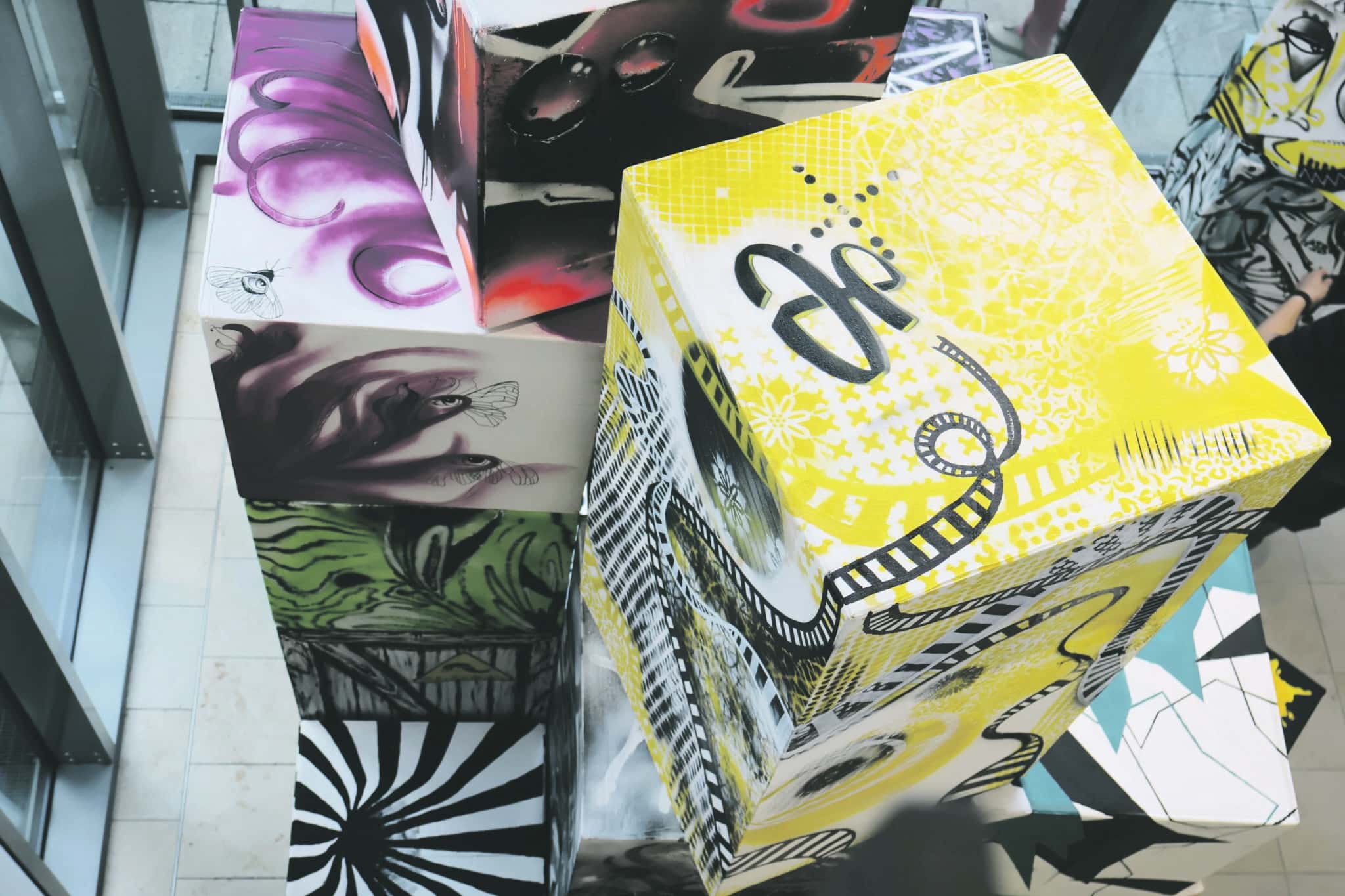 "Groundfloor Playground extended" #5: „Die Bunten“ und Alex Senna beim ...