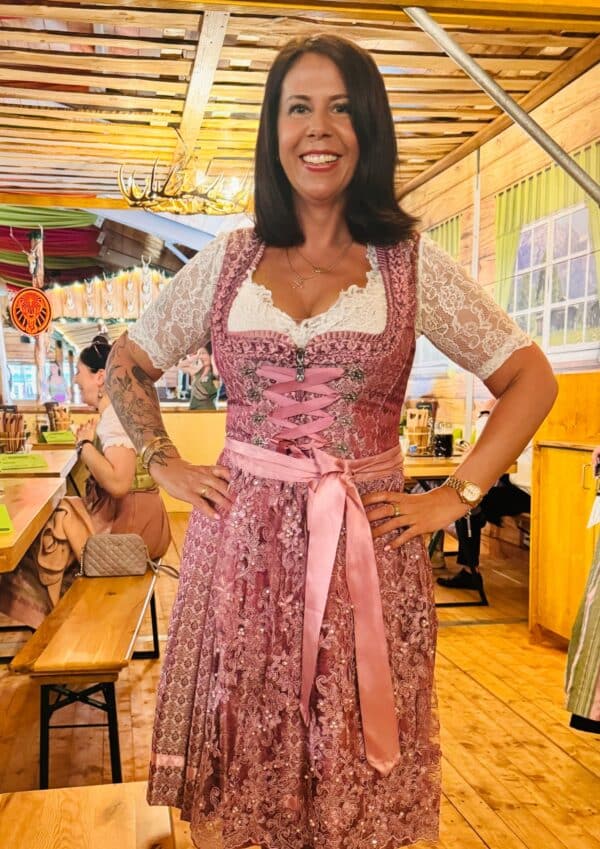 Augsburger Dirndl-Liebe und Volksfest-Freude - Augsburg Journal